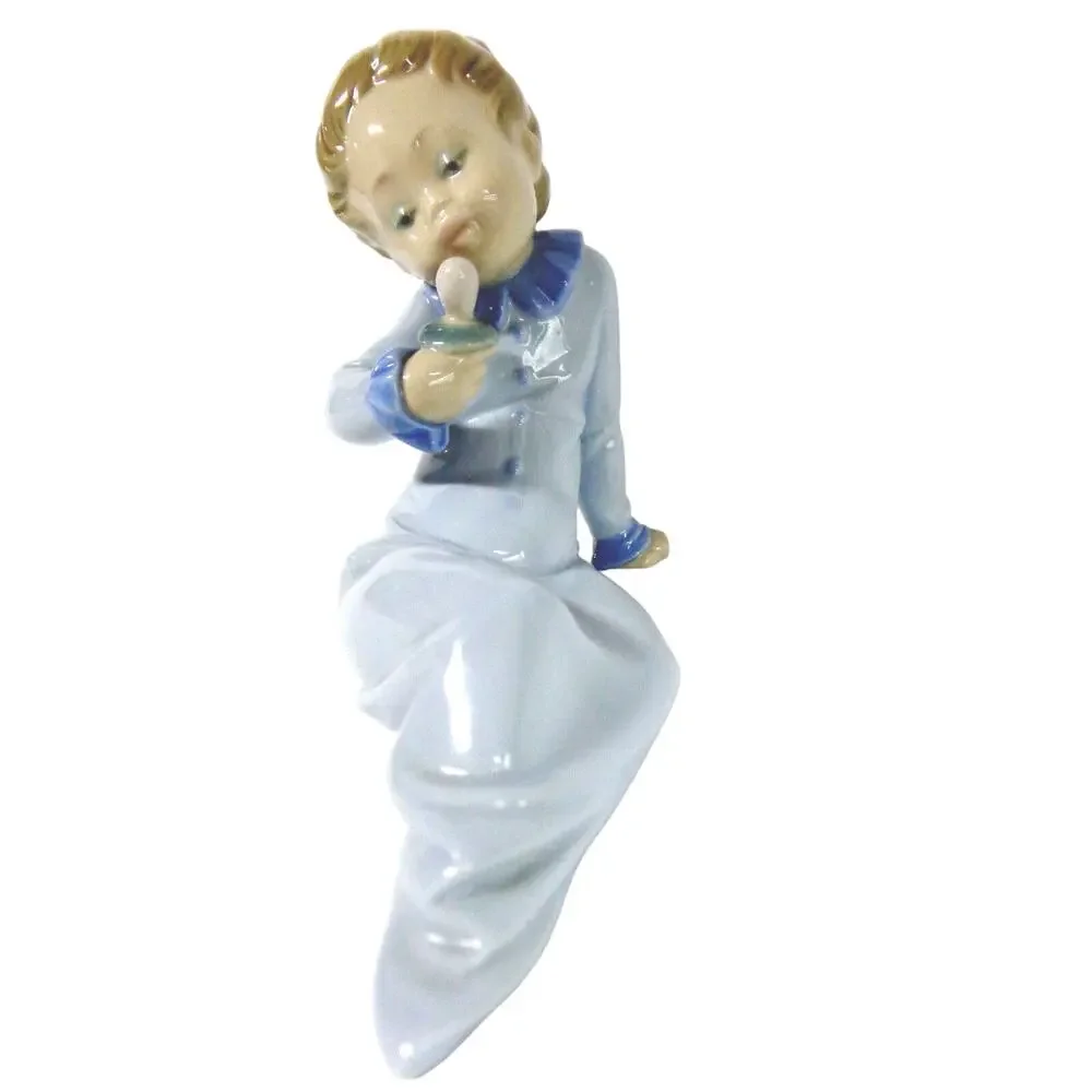Lladró | Art | Lladro Baby Figurine 8 Child In Sleeper Pacifier 599 ...